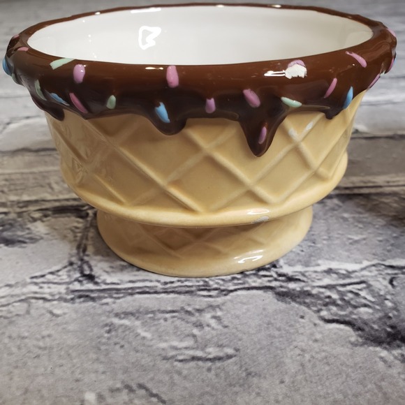 Oneida | Dining | Rare Oneida Set Of 2 Ice Cream Sundae Cone Cups ...